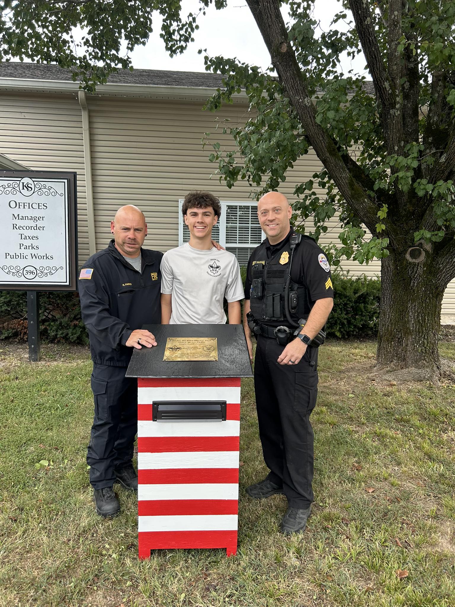 Harpeth senior builds flag retirement boxes for community Eagle Scout ...